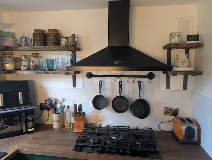 Stylish Retreat W/garden, Fast Wifi & Parking - Elton Hall and Gardens