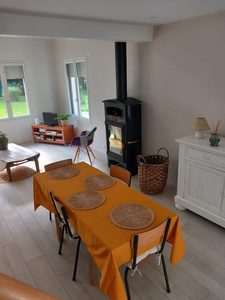 À Deux Pas Du Canal De Nantes à Brest - Blain