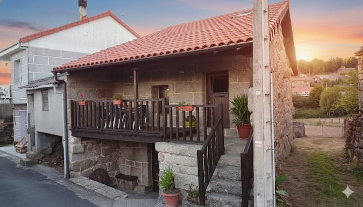 Xurés. Termas Romanas En La Reserva De La Biosfera - Montalegre