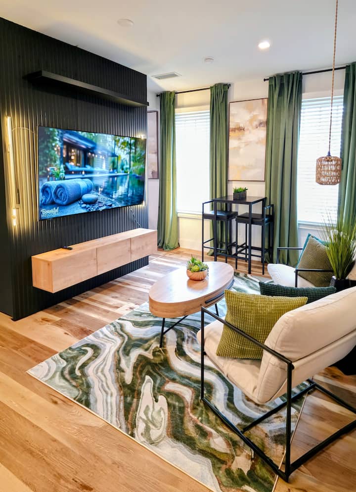 Designer Buckhead Suite | Work & Relax In Style - Atlanta, GA