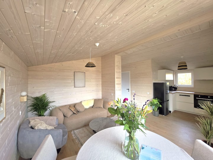 Supernieuwe Stijlvolle Lodge, Duurzaam Met Veranda - Ommen