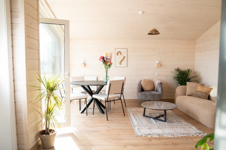 Supernieuwe Stijlvolle Lodge, Duurzaam Met Veranda - Ommen