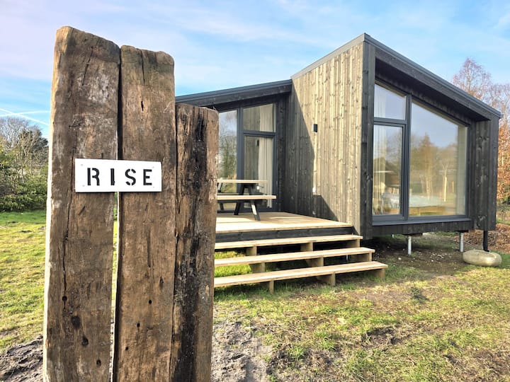 Supernieuwe Stijlvolle Lodge, Duurzaam Met Veranda - Dalfsen