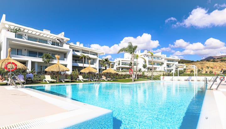Alcazaba Lagoon Oasis - Stylish Apt W/ Free Access - Casares