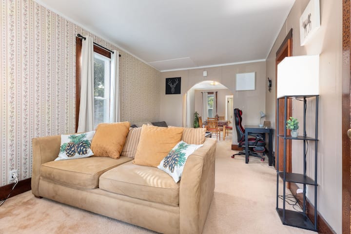 1br+office Apt W/laundryroom Near Niu & Dt Dekalb - Cortland, IL