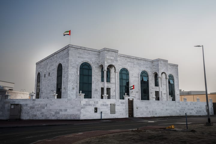 Comfort Villa Bedspace | Free Metro Shuttle - Dubai