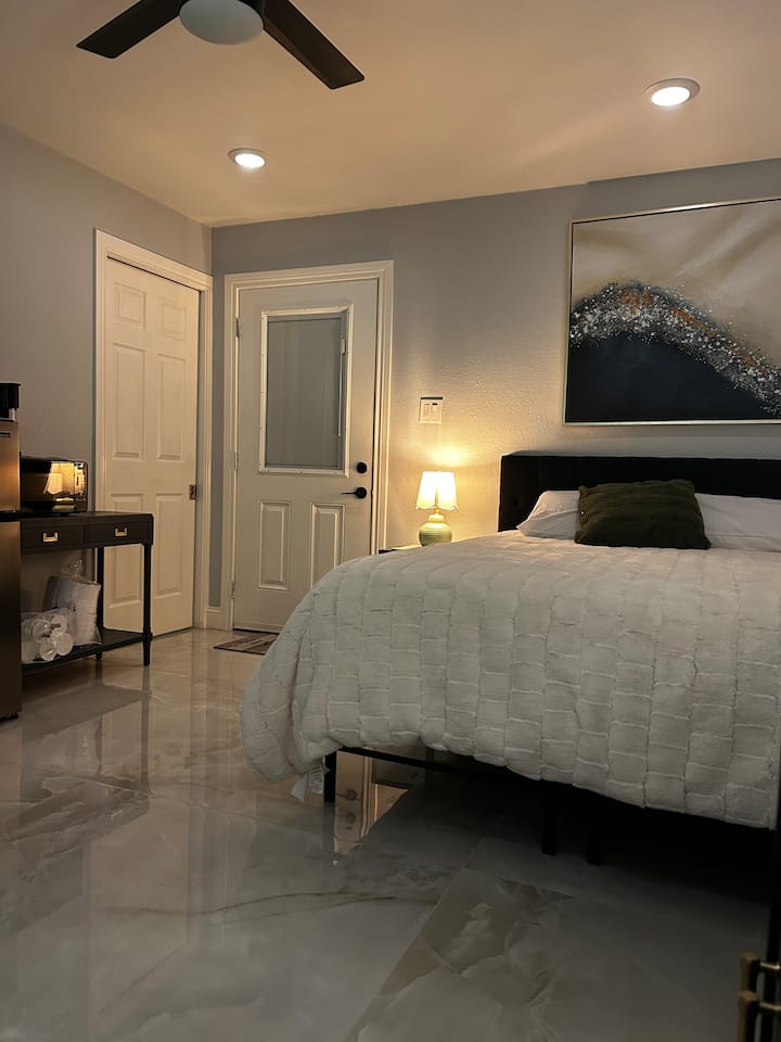 Globe Life Field - 7 Min
/Adorable Tinystudio/ - Arlington, TX