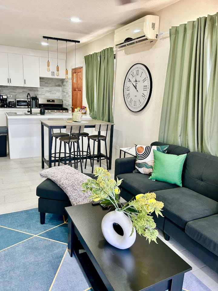 Stylish 2-bed Escape|quiet, Central, And Eco-smart - Bridgetown