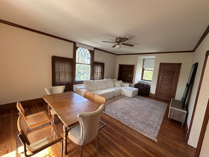 Two Bedroom Apartment - Wyndmoor / Chestnut Hill - Cheltenham Township, PA