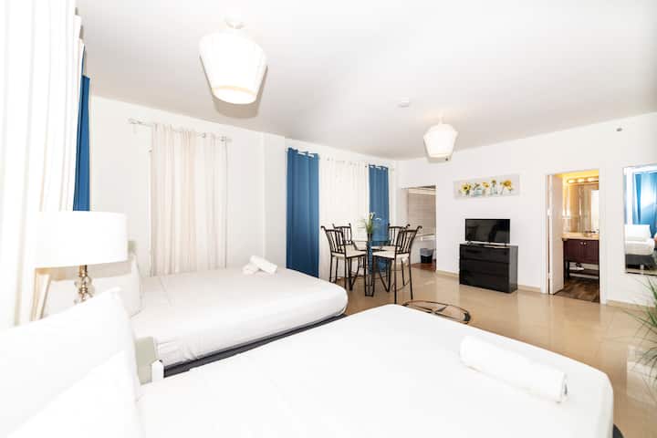Ocean Dr Studio · Double Bed · Full Kitchen - Miami Beach, FL