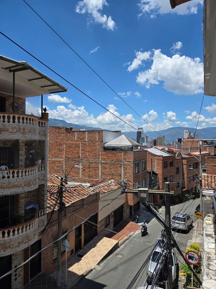 Apartamento Morderno Con Jacuzzi Cerca Al Centro - Medellín