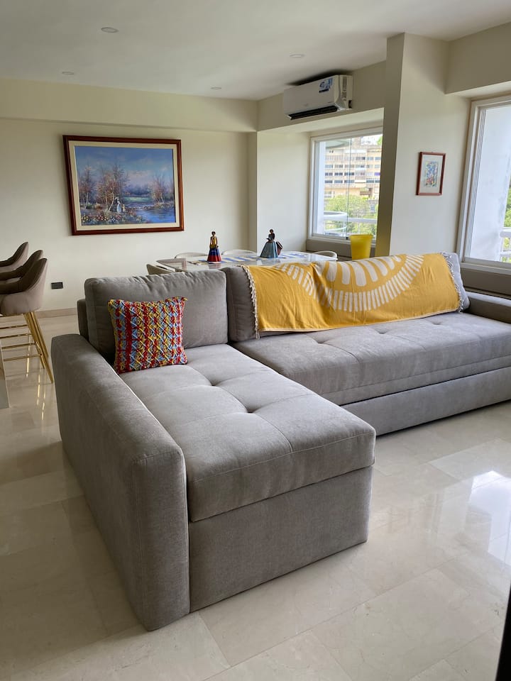 Apto Moderno Con Vista Al ÁVila | Los Samanes - Venezuela