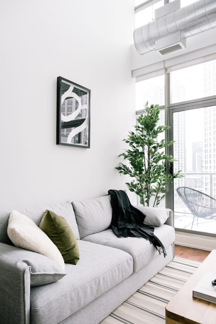 The Modern Haven | Luxury Waterfront Loft - Toronto