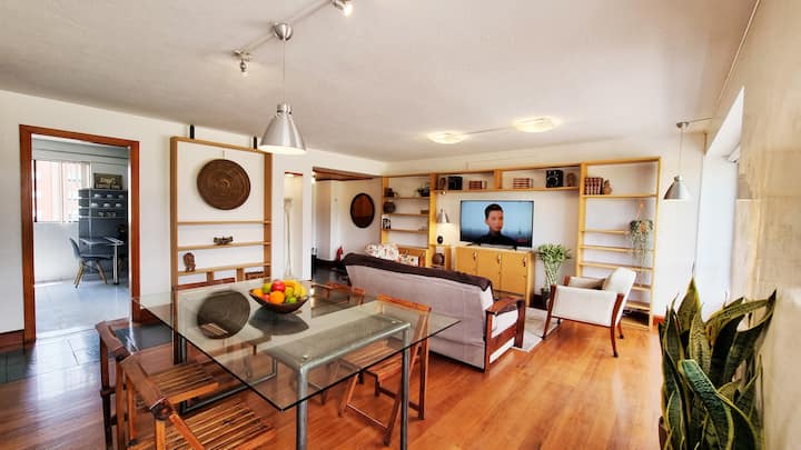 Spacious Apt La Carolina Park View + Metro - Quito