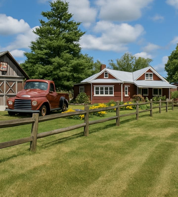 Cozy Farmhouse Near Jefferson City – Sleeps 6! - Taos, MO