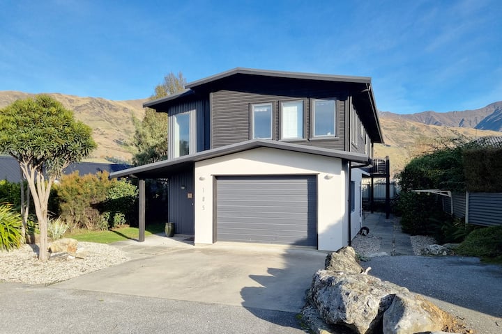 Stone Street Serenity - Just A 20 Min Walk To Lake - Wanaka
