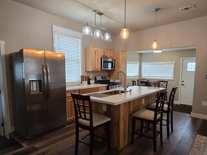 Cozy Country Retreat | Modern Charm & Fenced Yard - Sacramento, CA