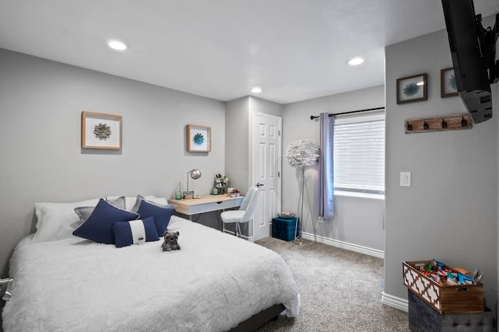 Parker Sanctuary: King Bed + Views + Open Space - Parker, CO