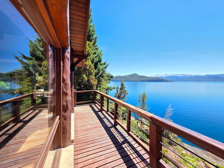 Casa De Ensueño Frente Al Lago, Azul Profundo - Argentina