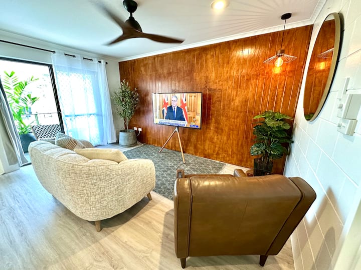 Mid-century Modern Edge Hill - Cairns