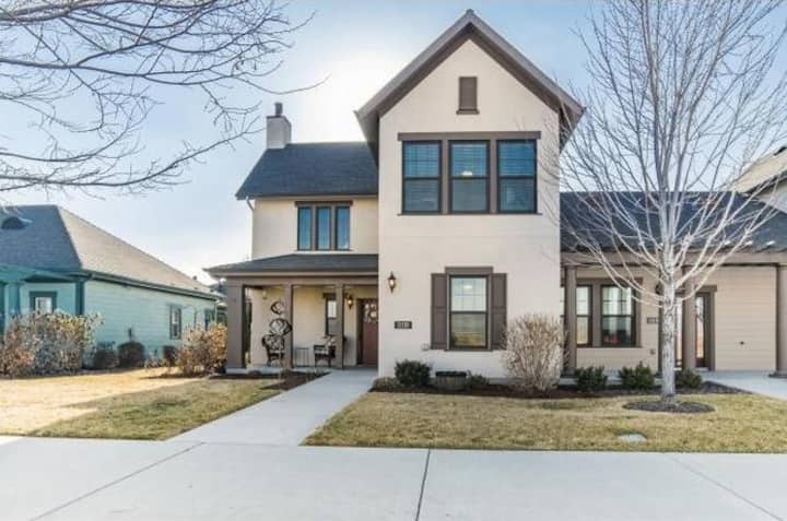 Beautiful Townhome For Ski & Hike At Oquirrh Lake - South Jordan, UT