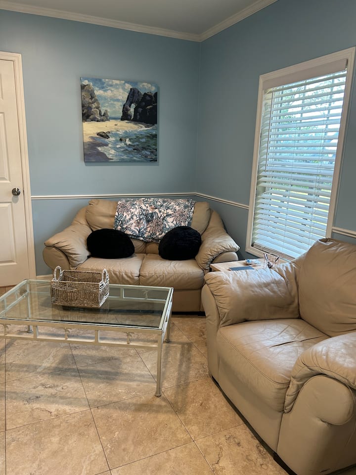 Cozy Secluded Bungalow Near The Beach And Speedway - Daytona Beach, FL