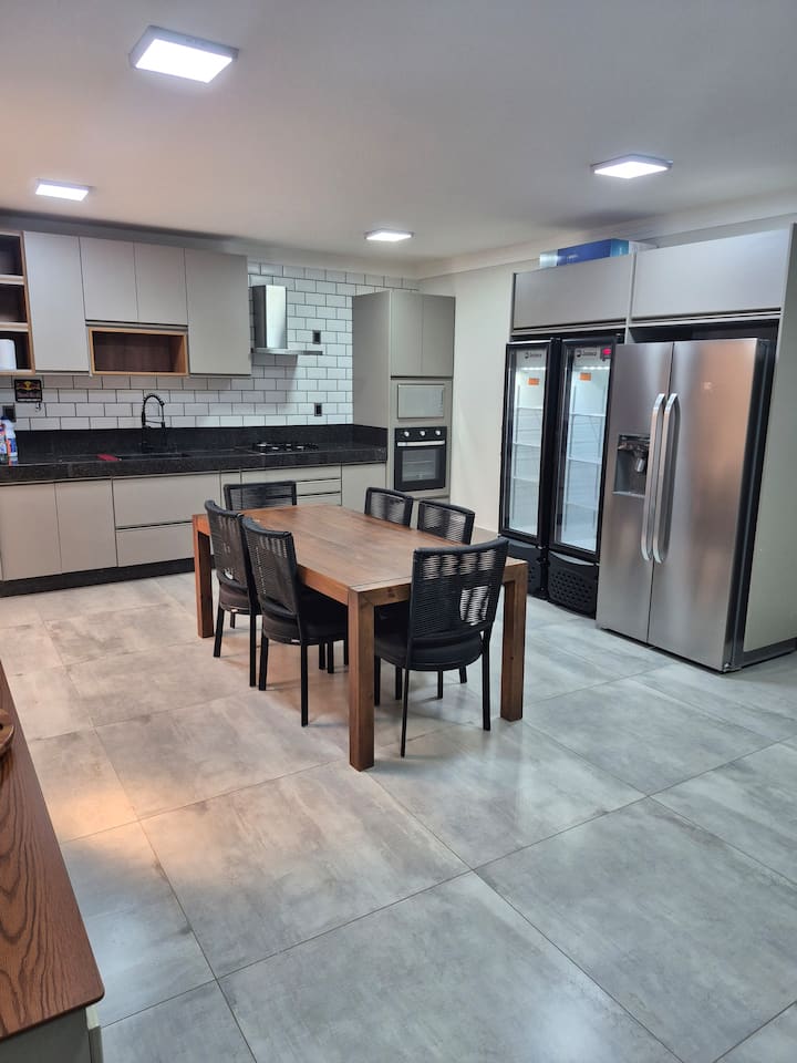 "Casa Moderna Com Toque Elegante" - Araraquara