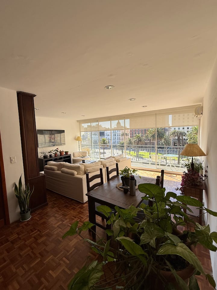 Apartamento En Montevideo (Plaza Independencia) - Montevideo