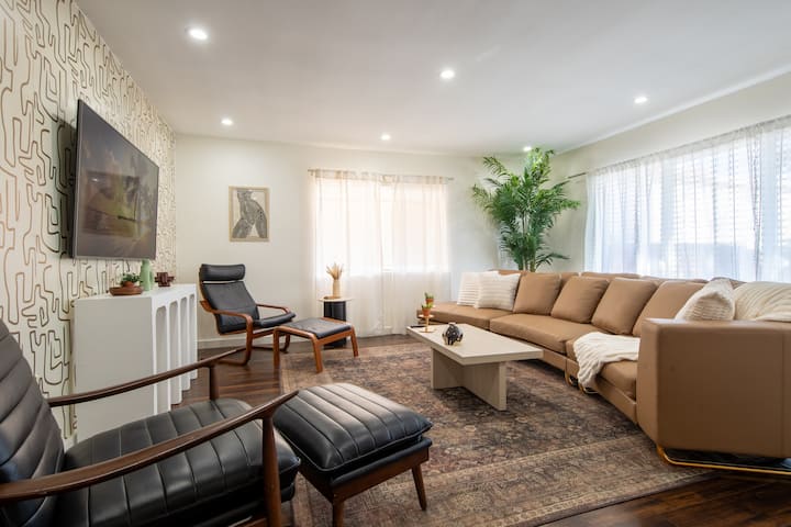 Modern + Spacious-sleeps 10-near Lax, Sofi, Beach - Manhattan Beach, CA