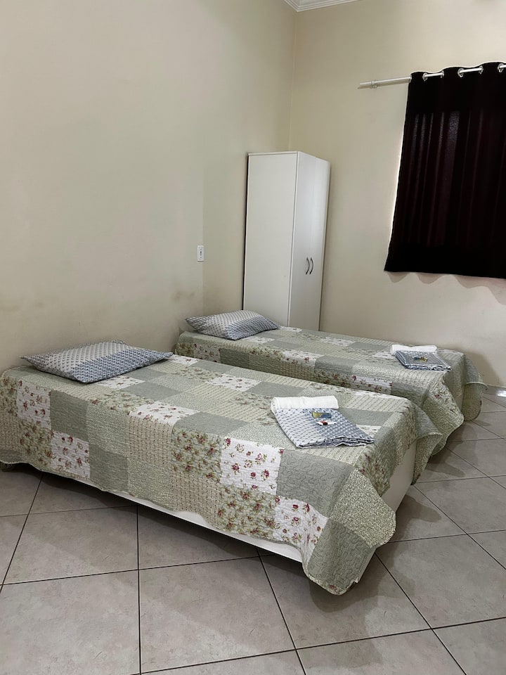 Kitnet A 4 Passos Do Hospital Samaritano - Governador Valadares
