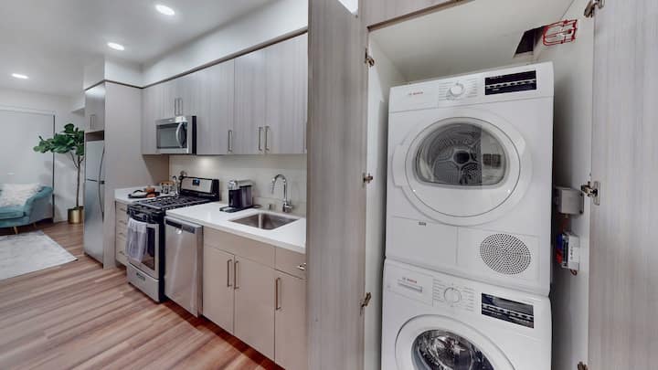 Luxury Apartment | Prime Access To Bart & City - Alameda, CA