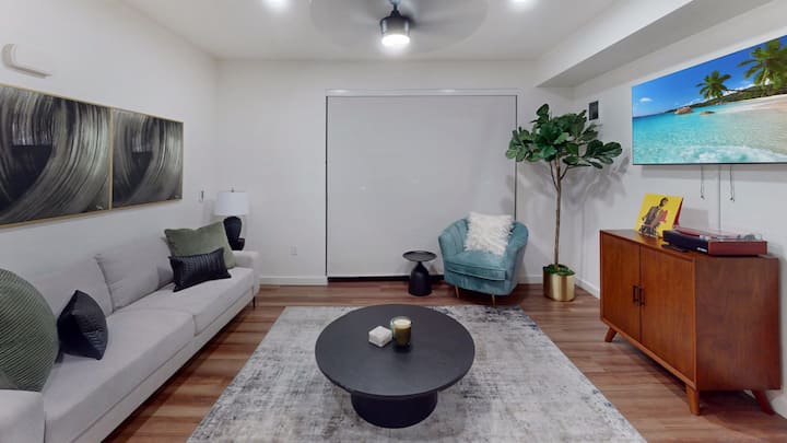 Luxury Apartment | Prime Access To Bart & City - Oakland, CA