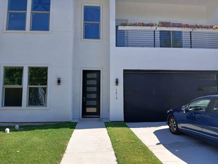 Modern Luxury Home - Dallas