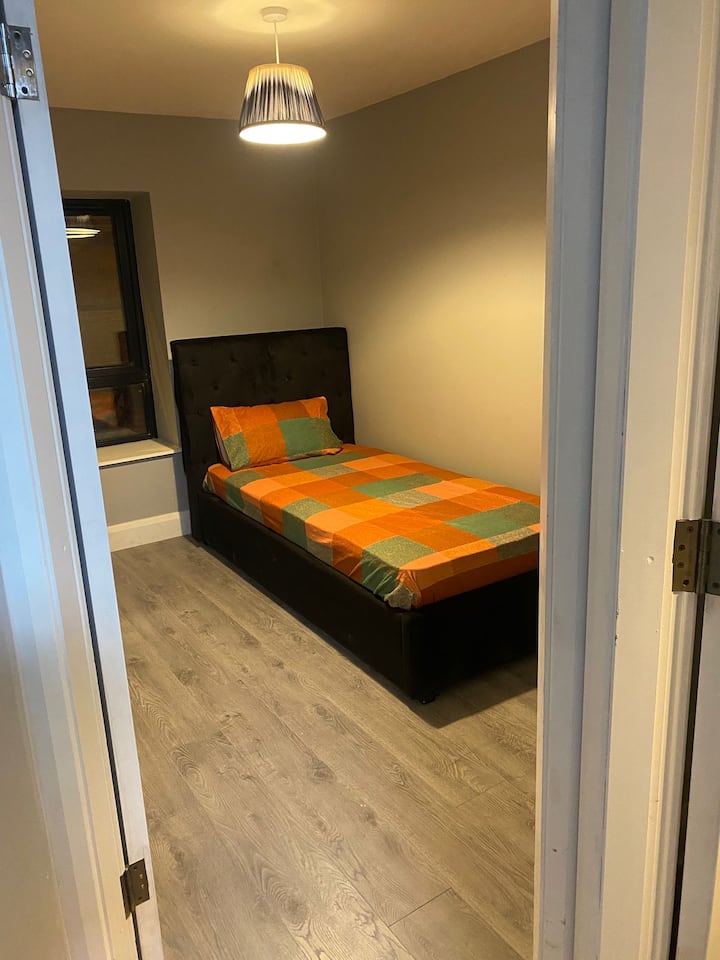 Nice & Cozy Room In Brand New Building - Cork