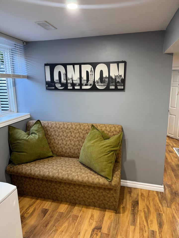 “Home Away From Home” Come And Experience Home. - Georgetown, ON, Canada