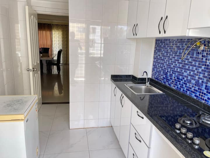 Apartamento T5 Na Centralidade Do Sequele. - Angola