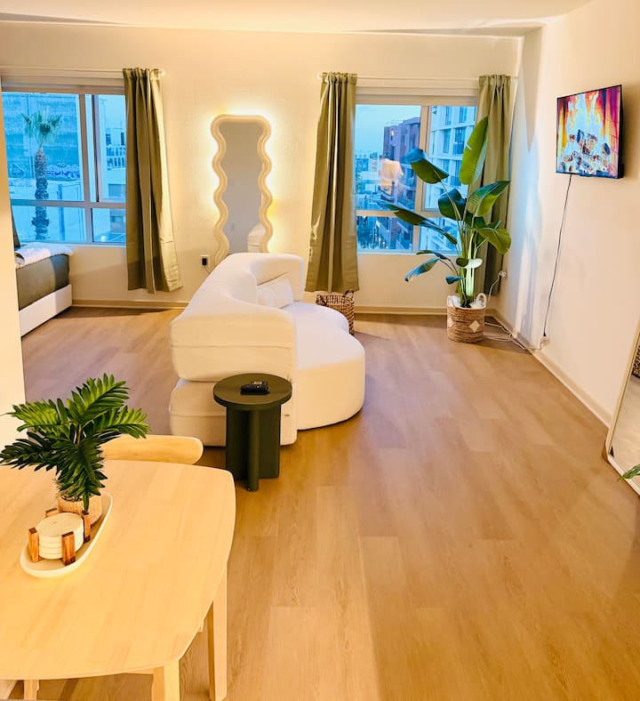 Walk Of Fame View King Suite Jacuzzi+ Free Parking - Burbank, CA