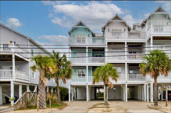 Spacious 7br Beachside Townhome Ocean Canal Views - Carolina Beach