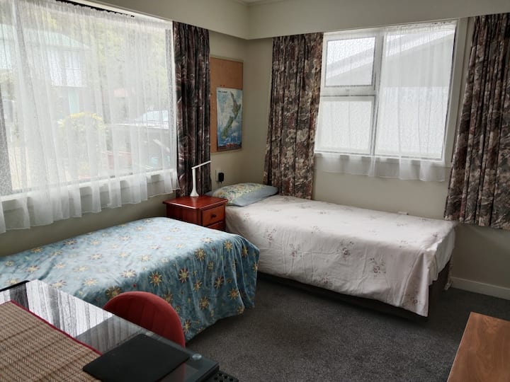 Sunny Kingston Retreat. Quiet & Senior Friendly. - 웰링턴