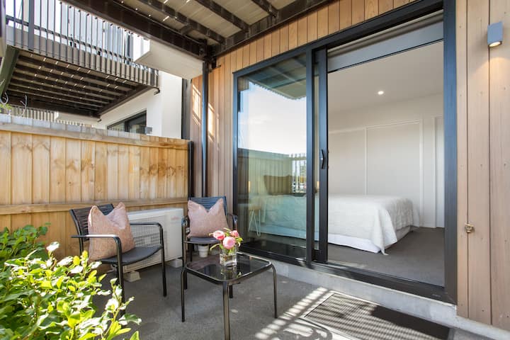 Stylish New Townhouse, 2 Mins From Hagley Park - Christchurch