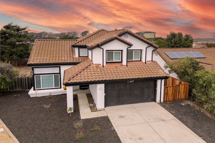 The Royal Hideaway | Marina Ca Str25-000051 - Marina, CA