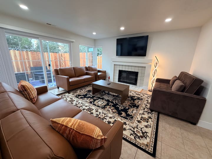 The Royal Hideaway | Marina Ca Str25-000051 - Marina, CA