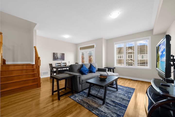 Familyhome/airport/parking/fullkitchen/kidfun/2tvs - Brampton