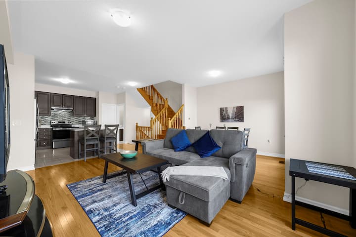Familyhome/airport/parking/fullkitchen/kidfun/2tvs - Brampton
