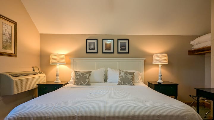 Central Ocracoke Inn-walk To Shops, Ferry, Dining - Ocracoke, NC