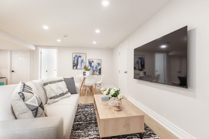 Newly Renovated 2-bedroom Lower-level Suite - Markham