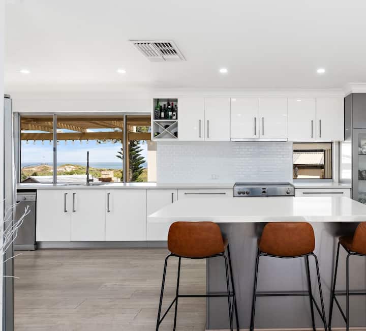 Coastal Retreat With Ocean Views & Beach Walks - Iluka