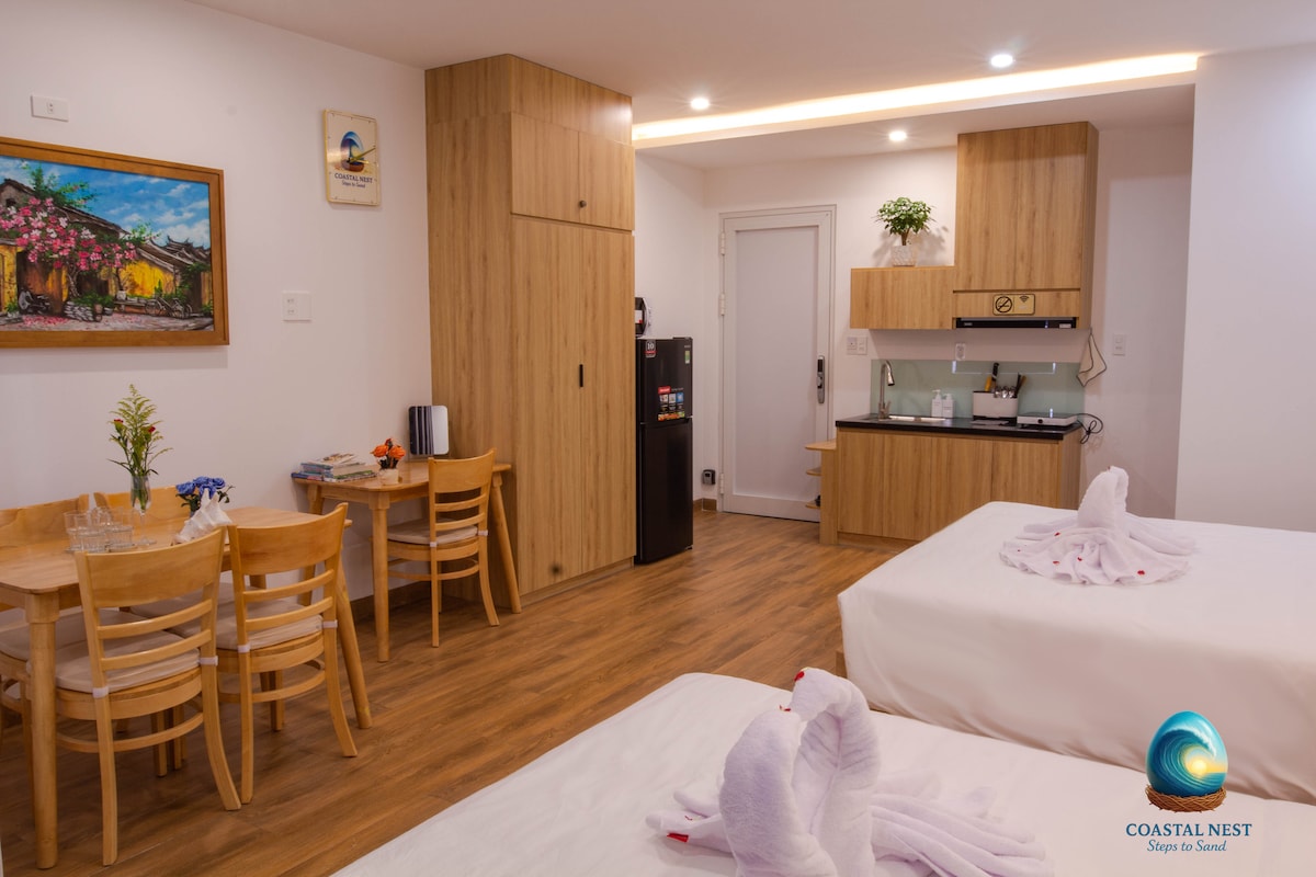 3 min Walk to Beach | 2 King Beds + Kitchen | R301 - Houses for Rent in ...