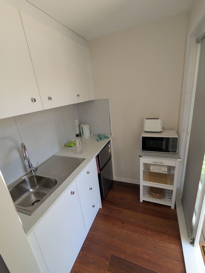 Leafy Bardon Stay - Brisbane