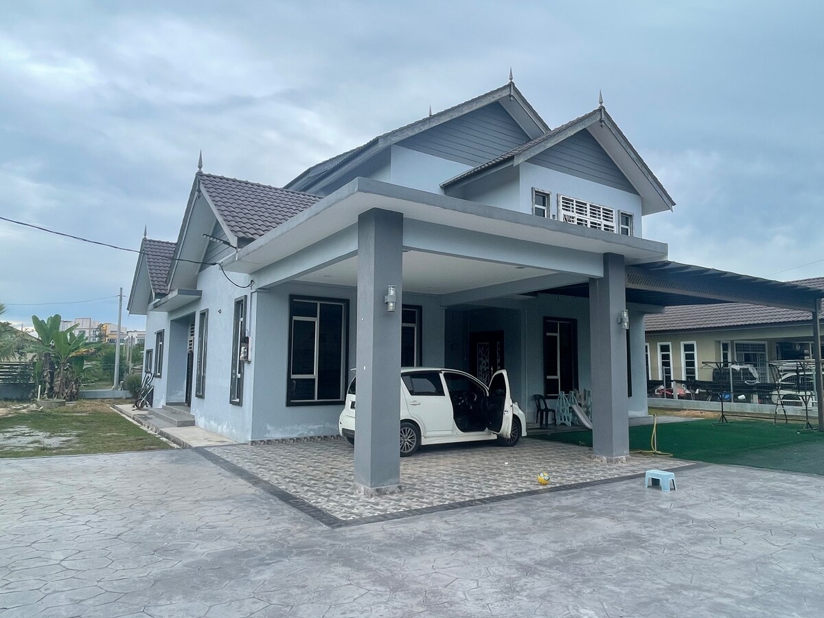 Villa Bella Gong Badak • Grande maison familiale 6 chambres - Maisons à ...
